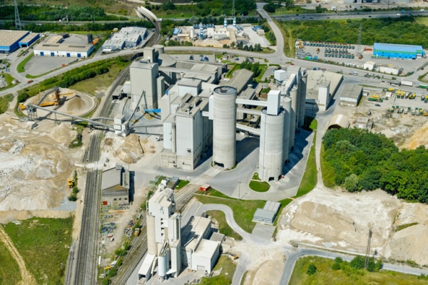 « Face à l'urgence climatique, on stoppe la production de CEM I